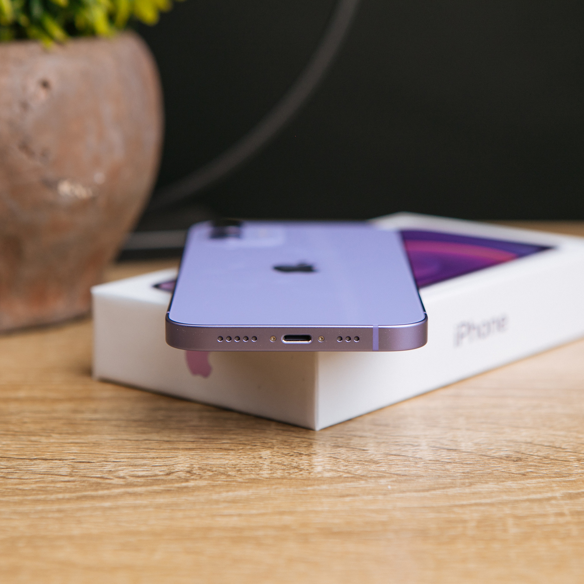 б/у iPhone 12 256gb, Purple (MJNQ3) купити в Києві, ціна | BigMag